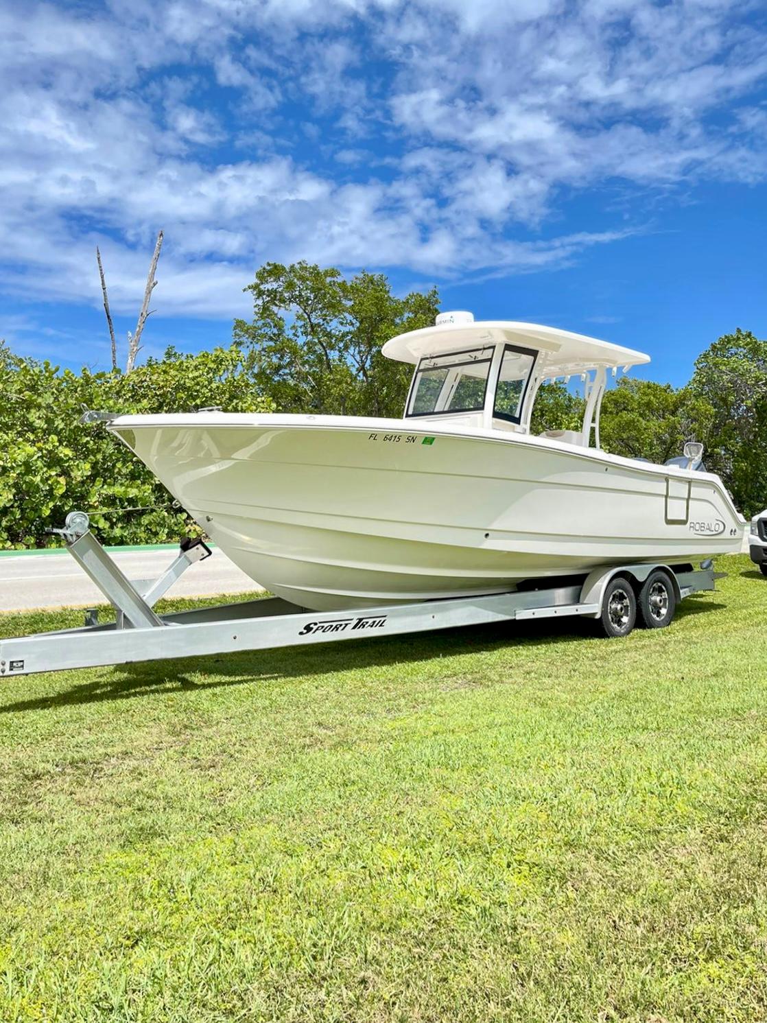Robalo R302 - Boats for Sale - Seamagazine