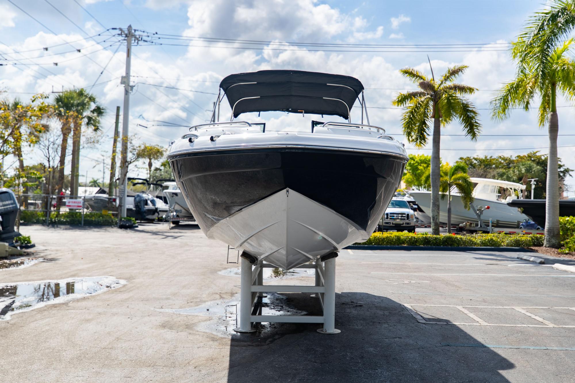 Hurricane SunDeck 2400 OB - Boats for Sale - Seamagazine