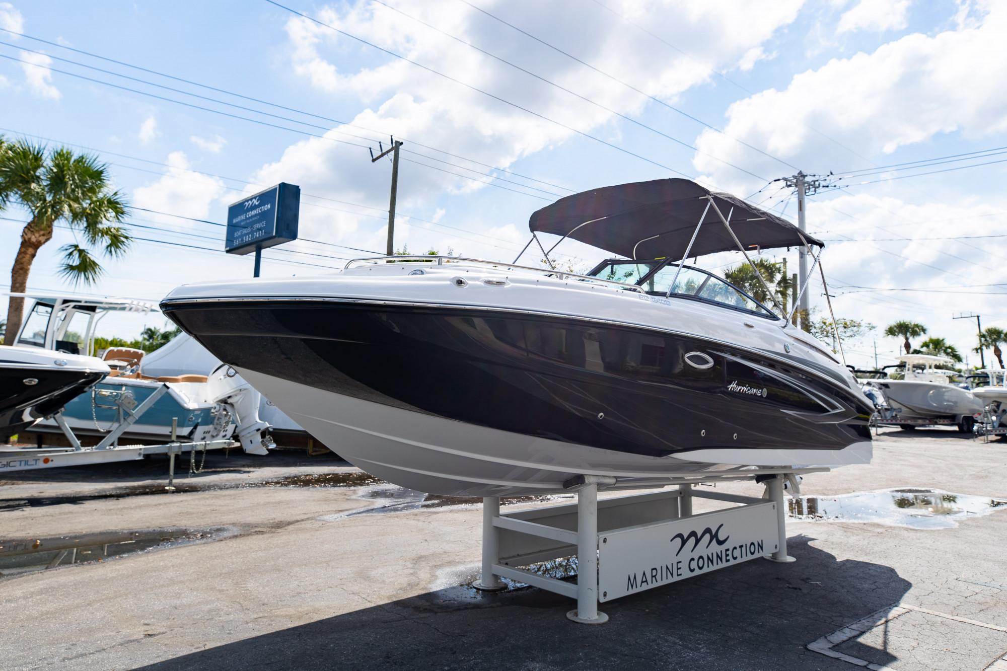 Hurricane SunDeck 2400 OB - Boats for Sale - Seamagazine
