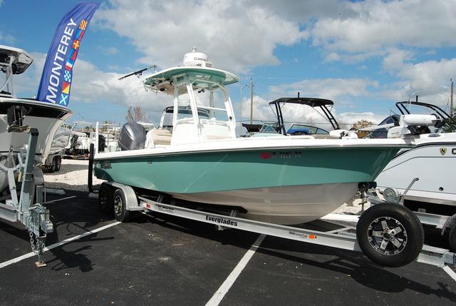 Everglades 235 Center Console - Seamagazine