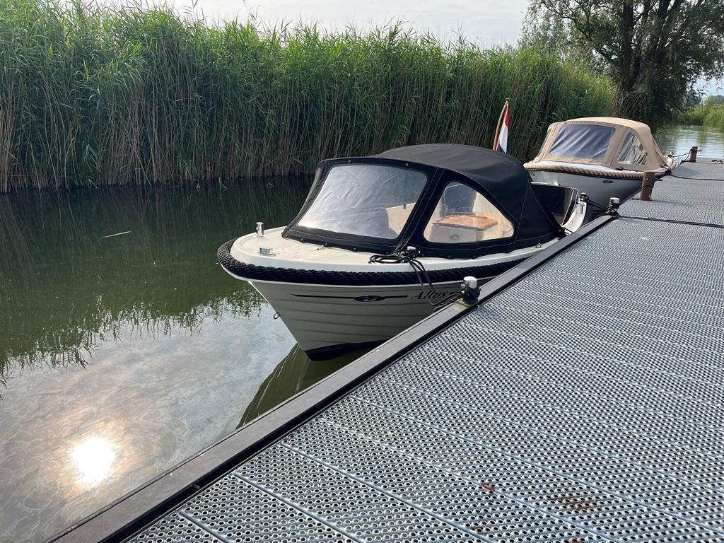 Antaris 520 met Vetus Diesel 13 pk van bouwjaar 2011 - Boats for Sale ...