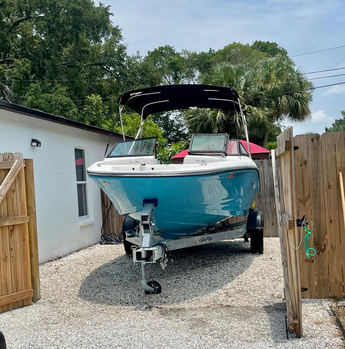 Sea Ray 19 SPX OB - Boats for Sale - Seamagazine