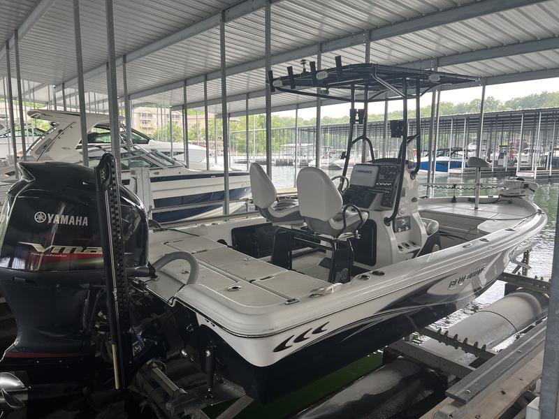 Blue Wave Pure Bay 2200 - Boats for Sale - Seamagazine