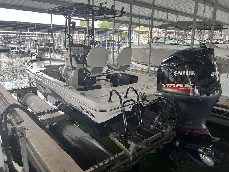 Blue Wave Pure Bay 2200 - Boats for Sale - Seamagazine