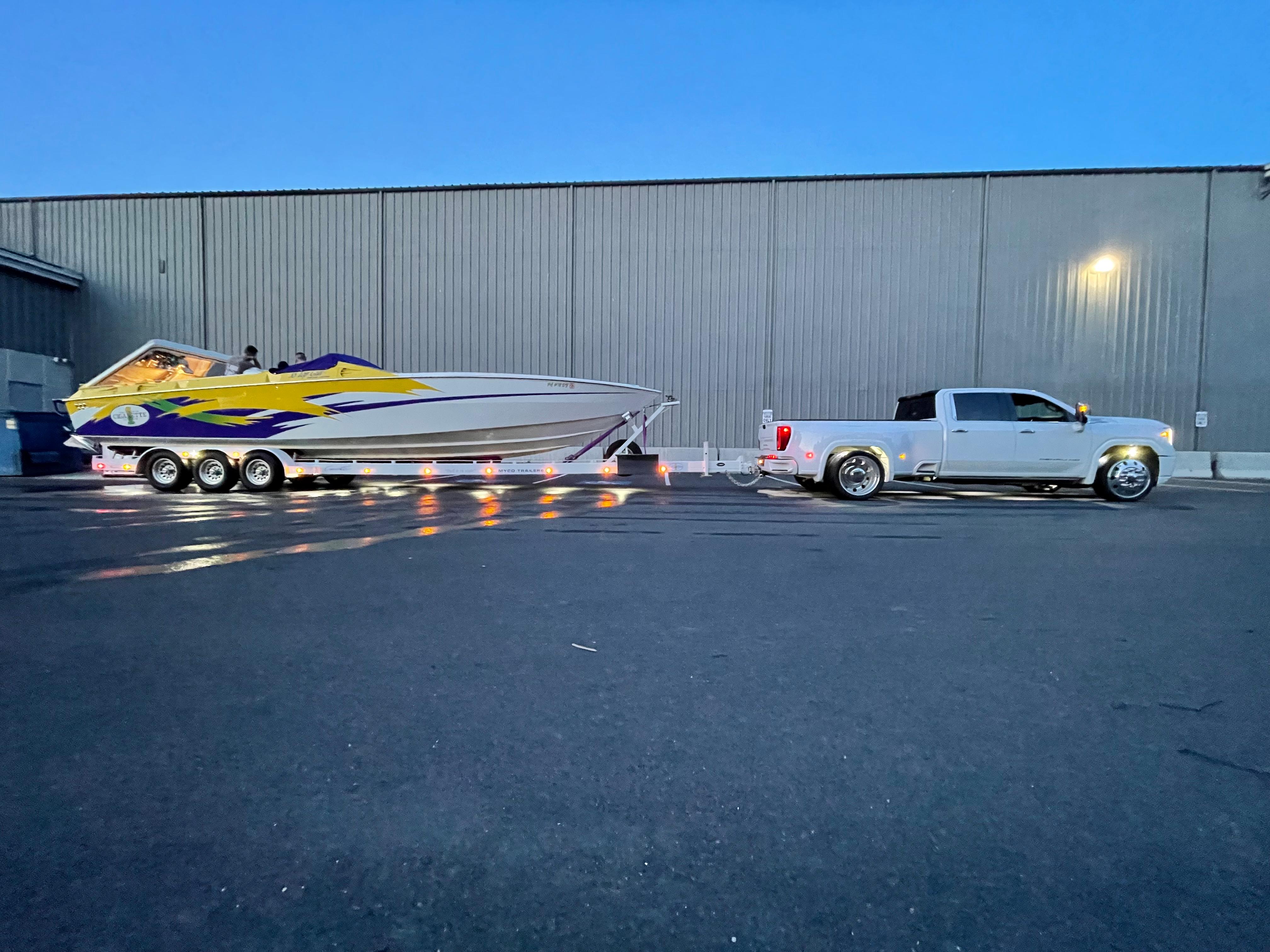 Cigarette 35 Top Gun - Boats for Sale - Seamagazine