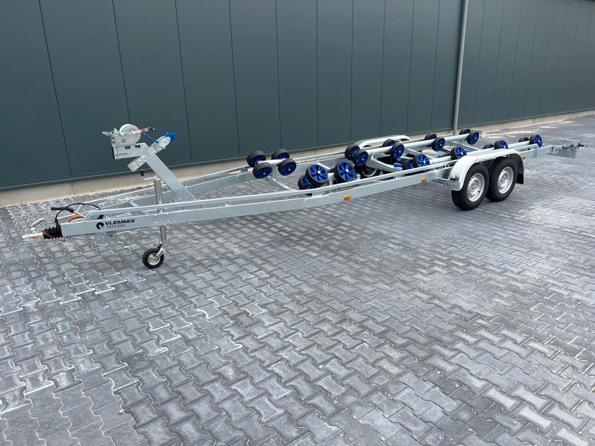 Vlemmix Boottrailers K 3500 kg. FLEX ROLL met wegklapbare LED verlichting - Boats for Sale ...