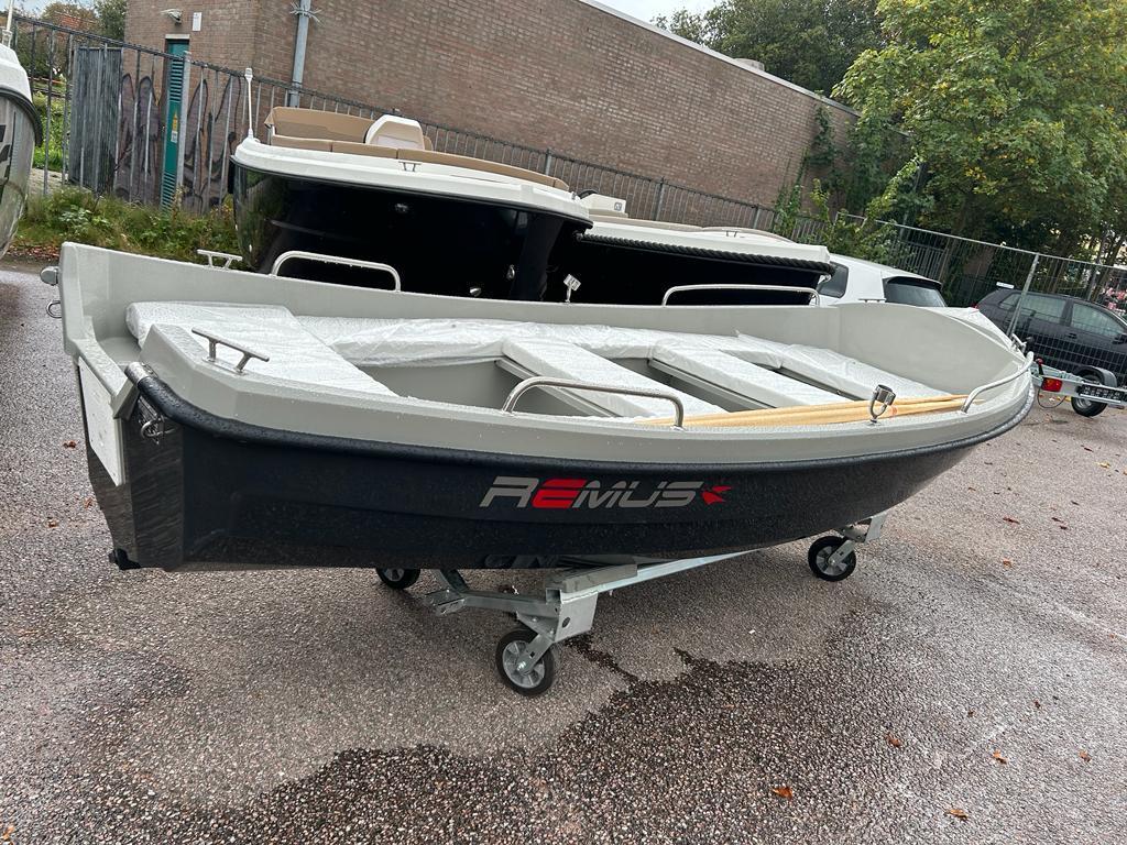 Remus 425 - Boats for Sale - Seamagazine