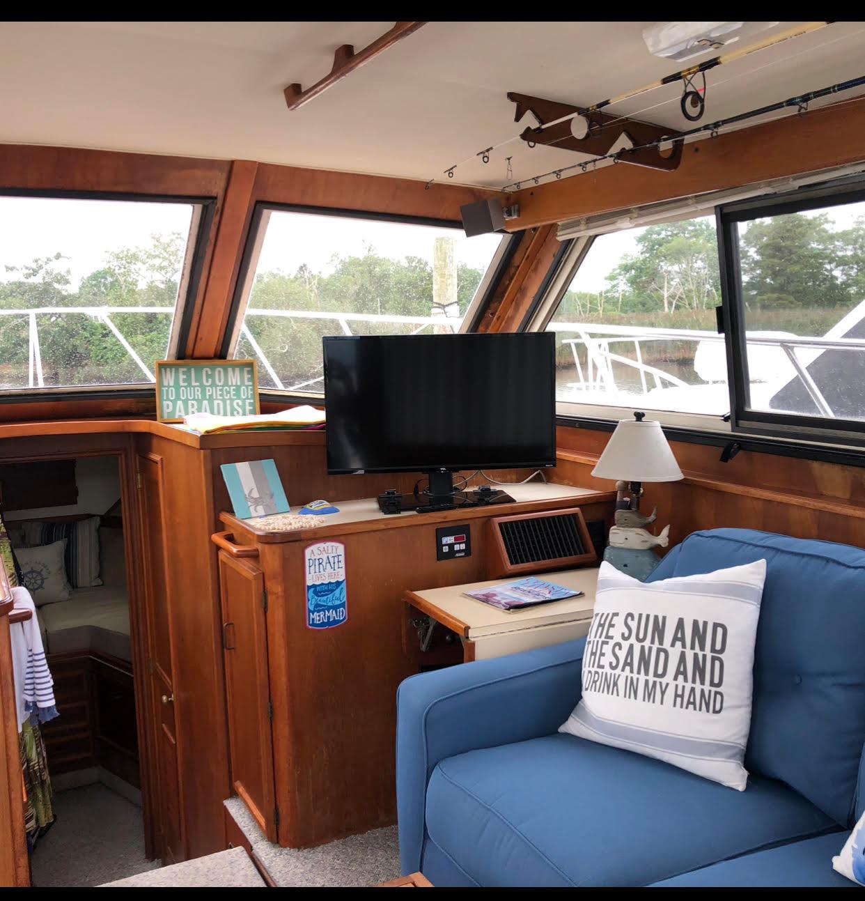 Egg Harbor 33 Sedan Convertible - Boats for Sale - Seamagazine