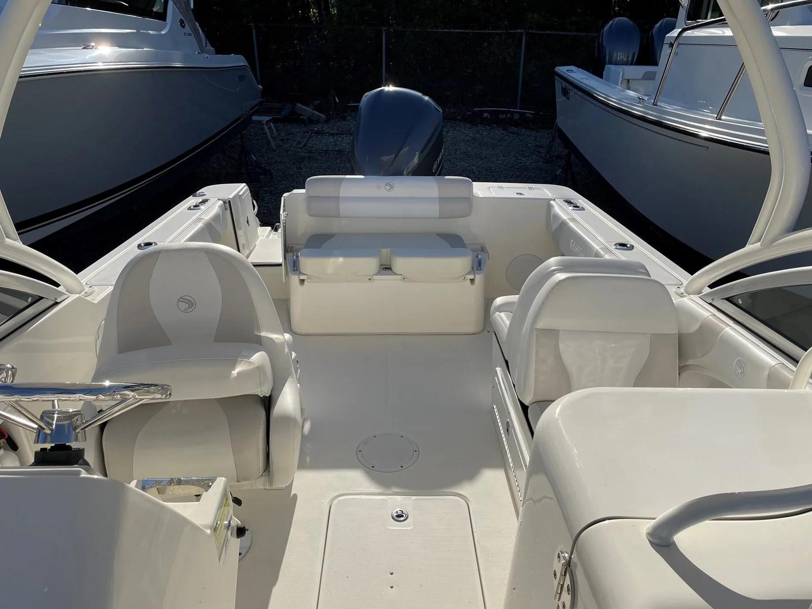 Edgewater 245 CX - Boats for Sale - Seamagazine