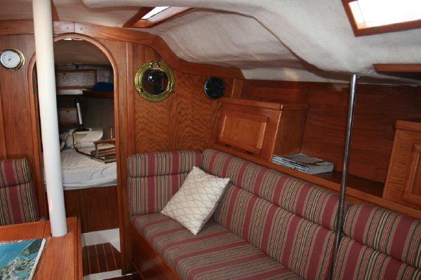 Hunter Legend 37 - Boats for Sale - Seamagazine