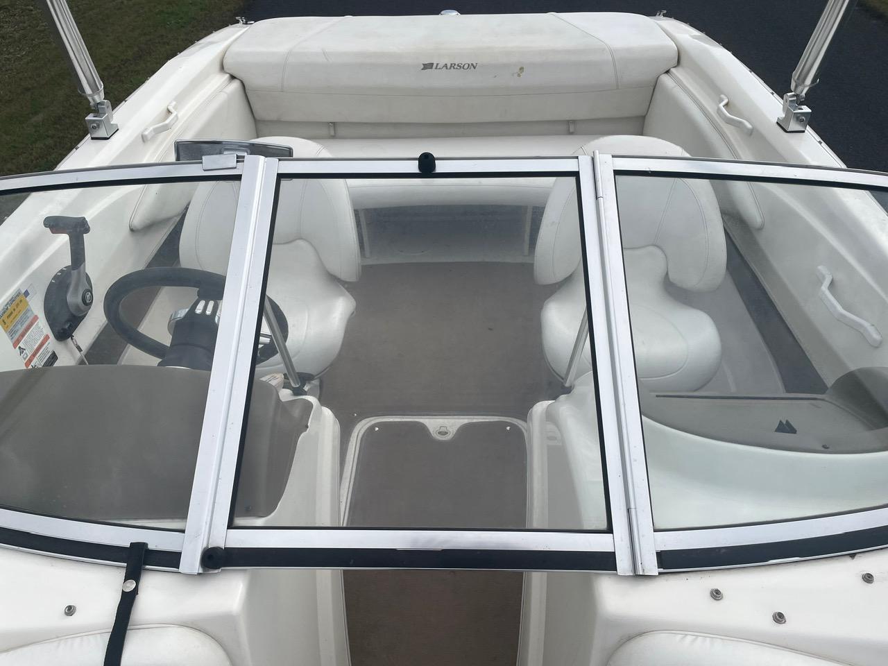 Larson 180 Sport I O - Boats for Sale - Seamagazine