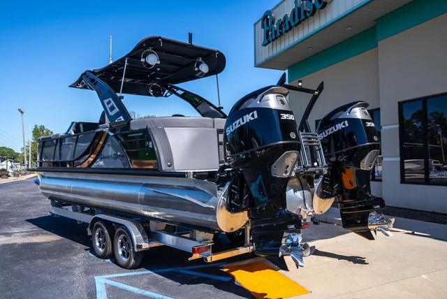 South Bay 525RS DC Arch Twin Engine - Boats for Sale - Seamagazine