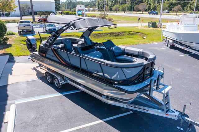 South Bay 525RS DC Arch Twin Engine - Boats for Sale - Seamagazine