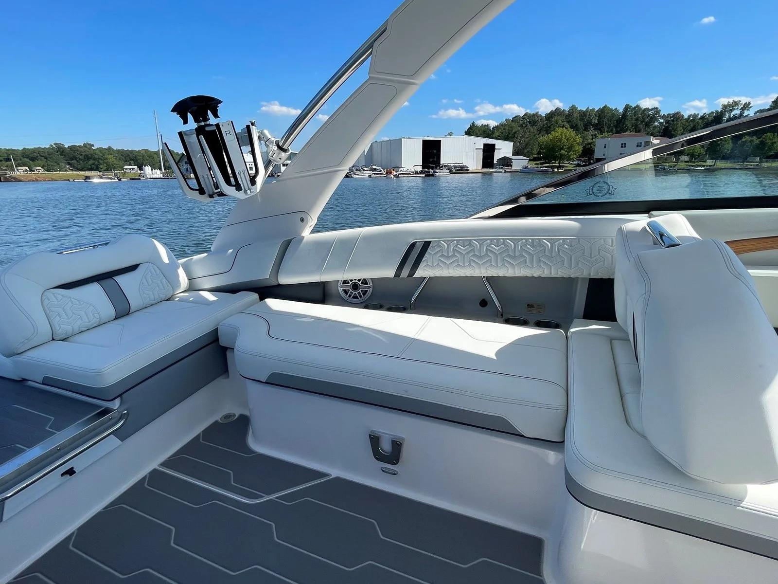 Regal LS9 Surf - Boats for Sale - Seamagazine