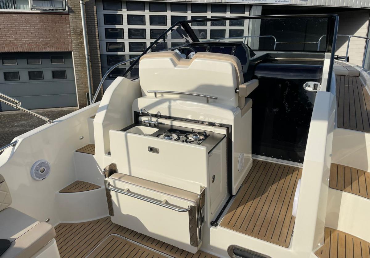 Quicksilver 875 Activ Sundeck - Boats for Sale - Seamagazine