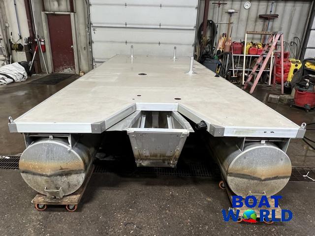 Weeres Cadet 200 Pontoon Platform - Boats for Sale - Seamagazine