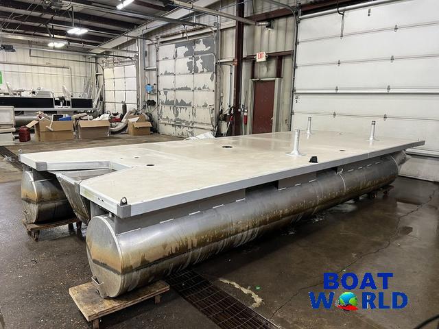 Weeres Cadet 200 Pontoon Platform - Boats for Sale - Seamagazine