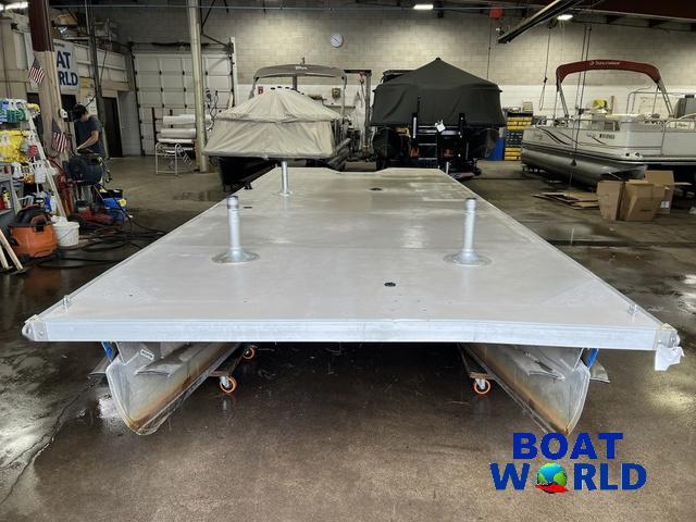 Weeres Cadet 200 Pontoon Platform - Boats for Sale - Seamagazine