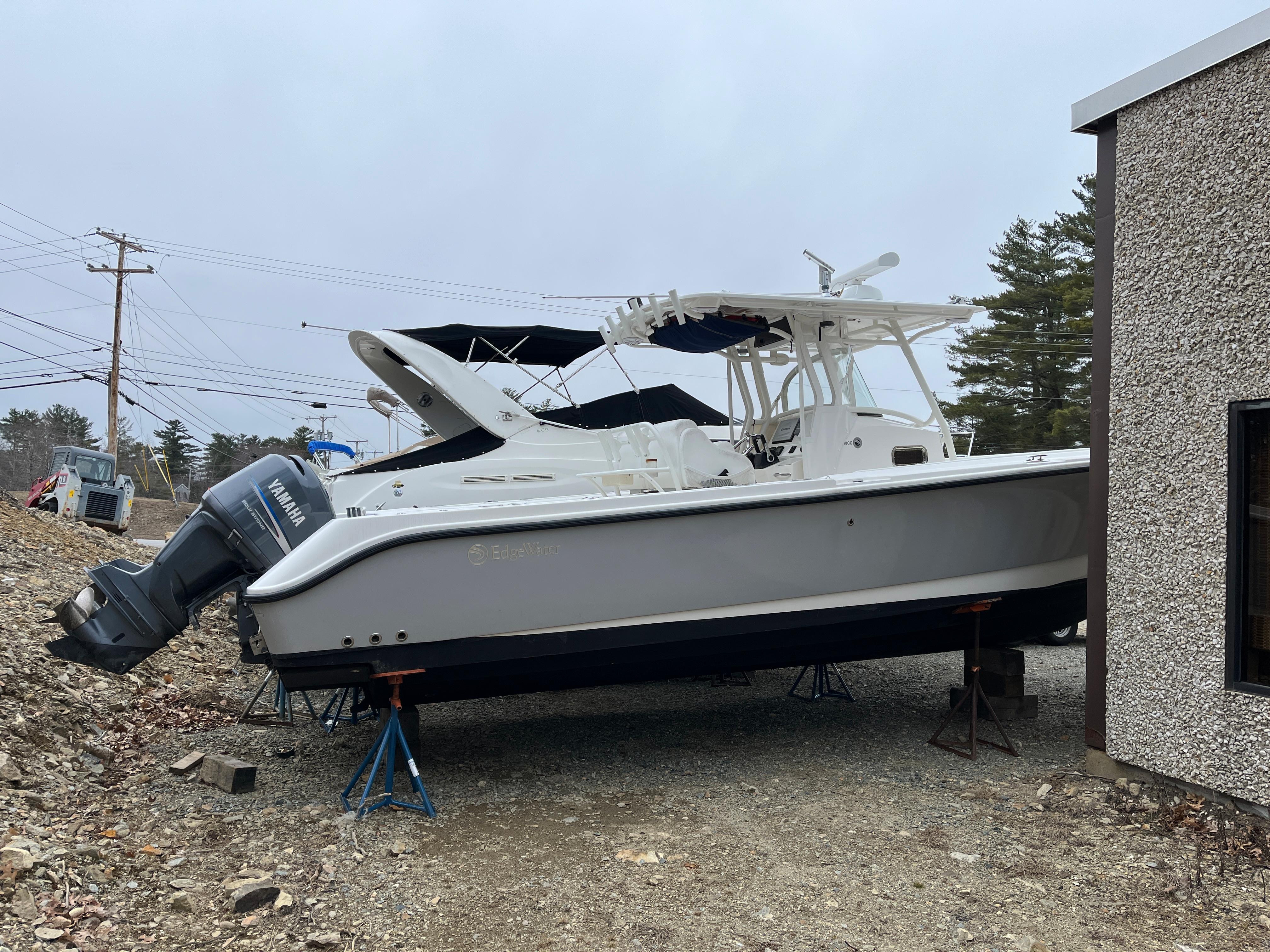Edgewater 318CC - Boats for Sale - Seamagazine