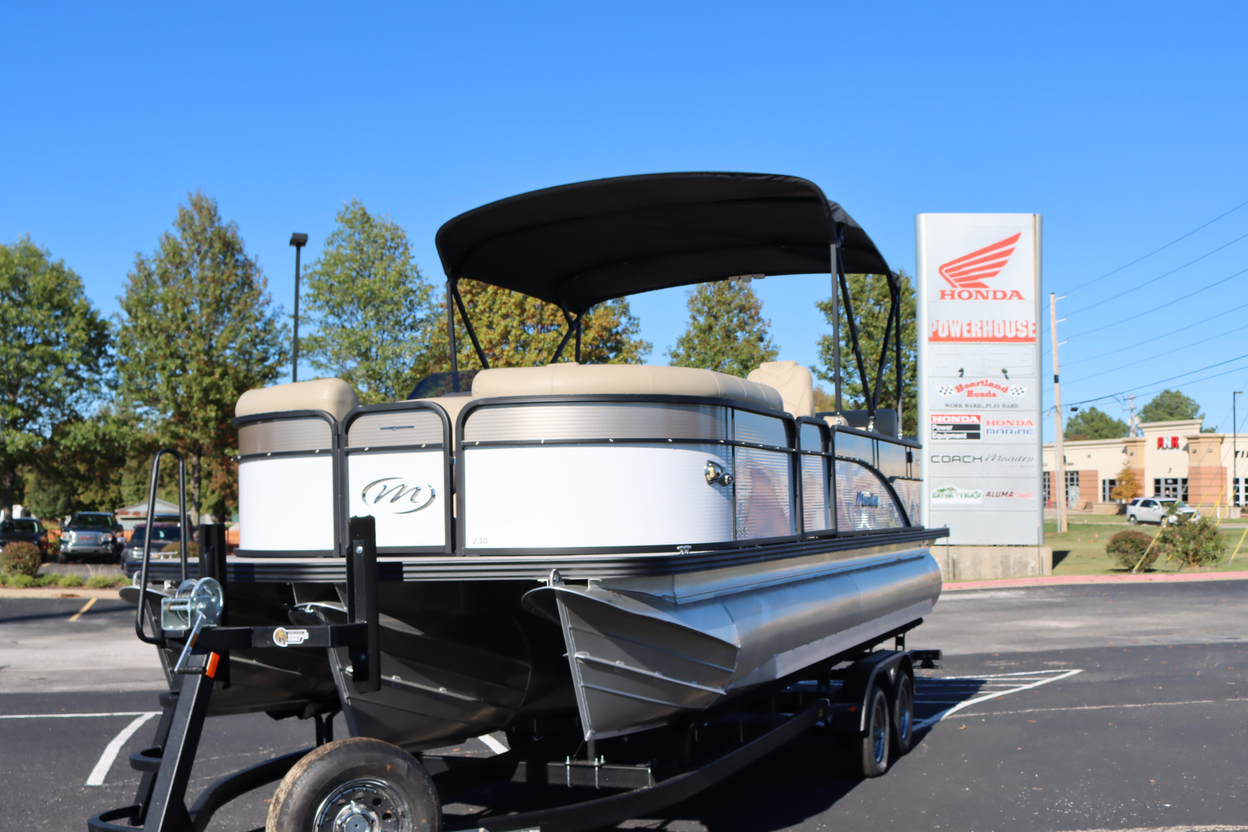 Manitou 23 Oasis SR SHP 575 - Boats for Sale - Seamagazine