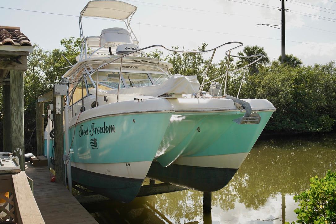 World Cat 320 EC - Boats for Sale - Seamagazine