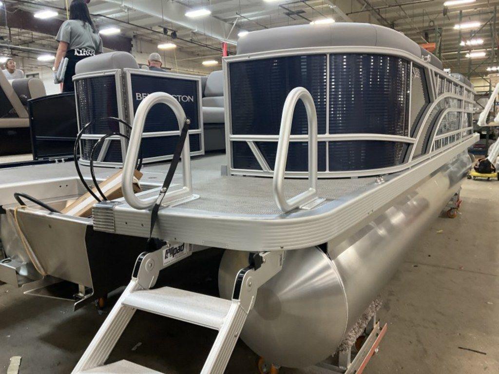 Bennington 22 SSR - Boats for Sale - Seamagazine