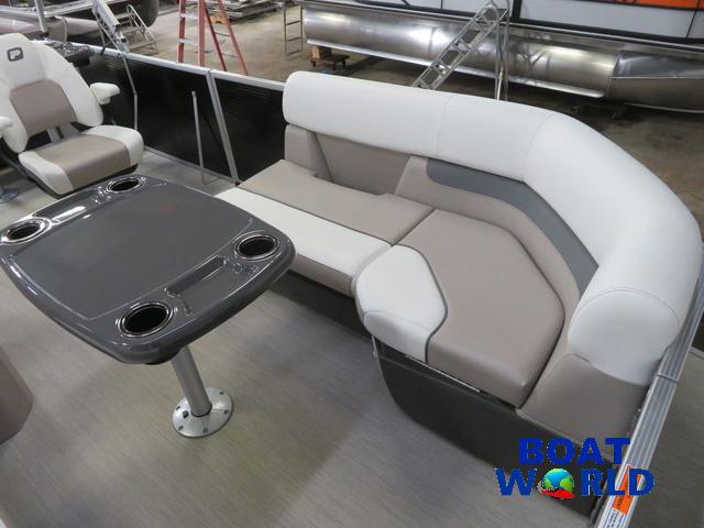 Princecraft Vectra 21 RL SS Swingback Pontoon Mercury 4 - Boats for ...