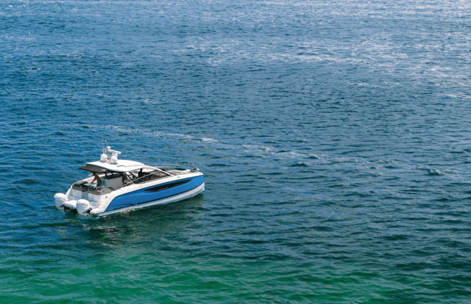 Four Winns TH36 - Boats for Sale - Seamagazine