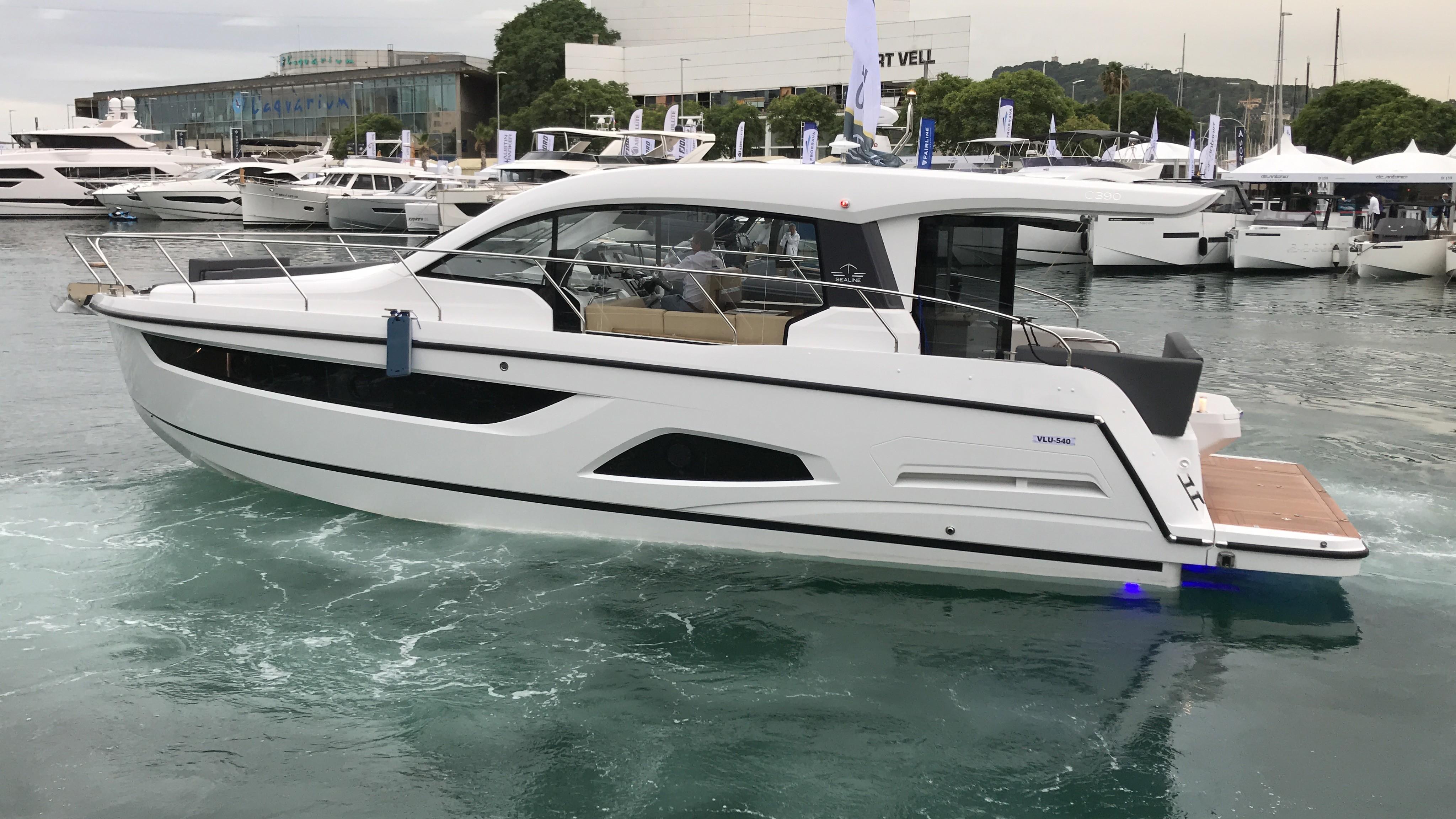 Sealine C390 - Boats for Sale - Seamagazine