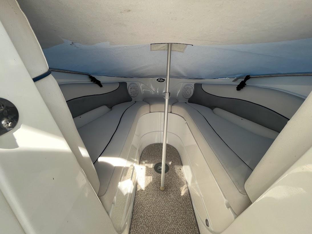 Rinker 246 Captiva Bowrider - Boats for Sale - Seamagazine