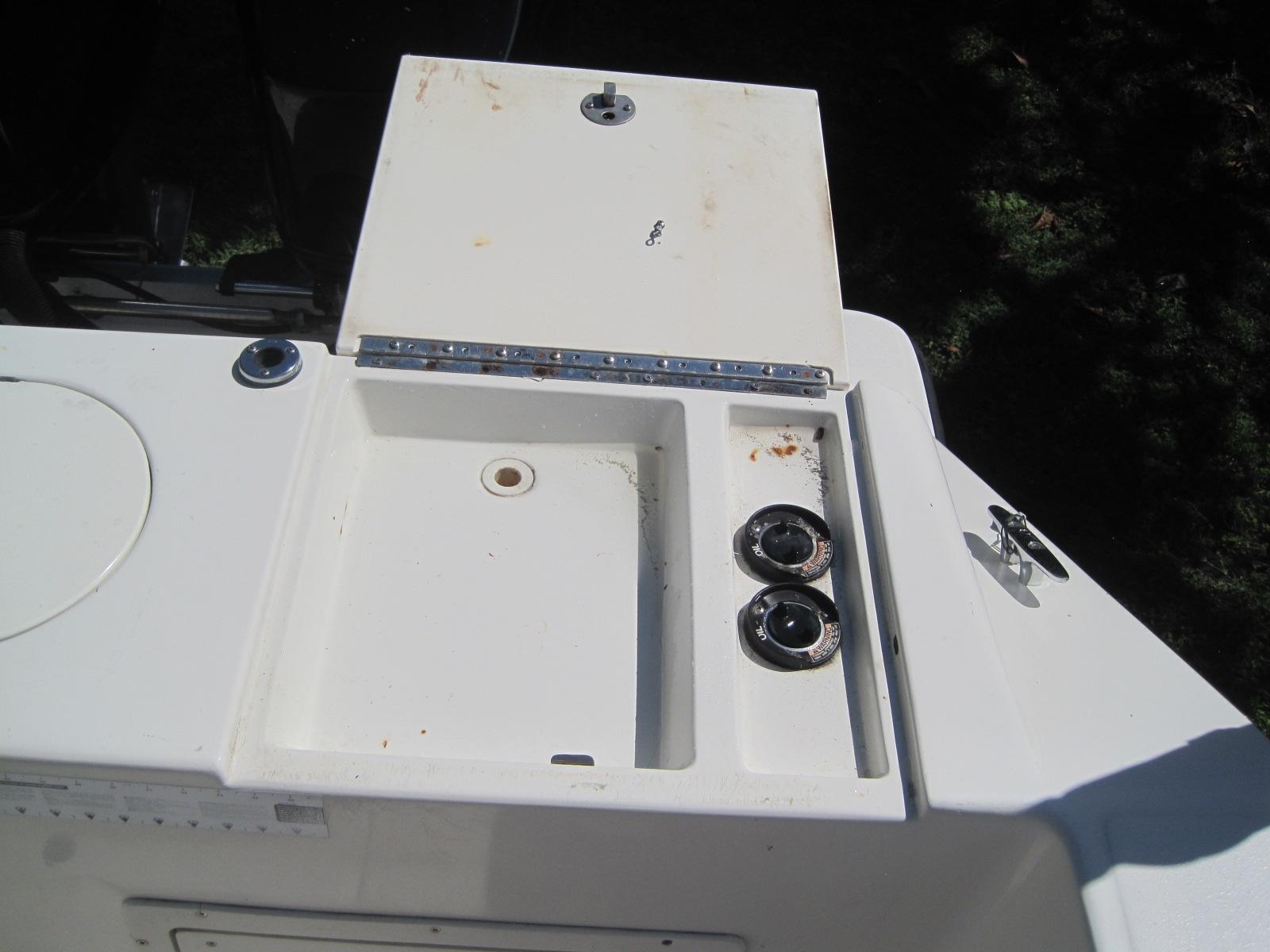 Mako 252 Center Console - Boats for Sale - Seamagazine