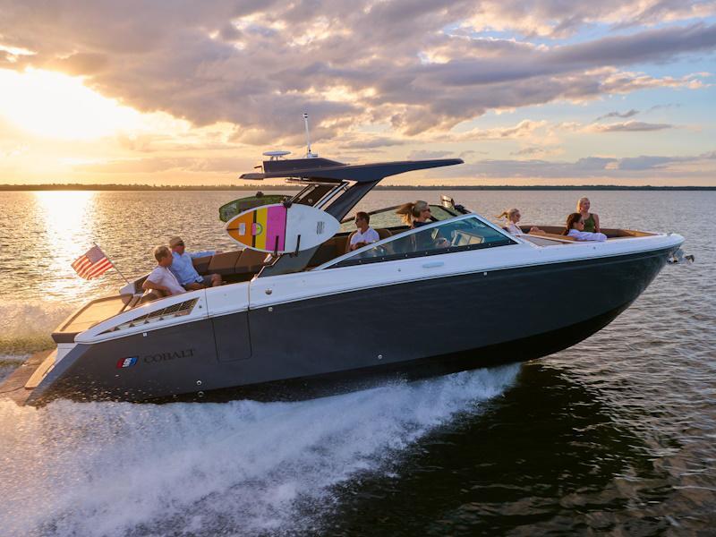 Cobalt R33 Surf - Boats for Sale - Seamagazine