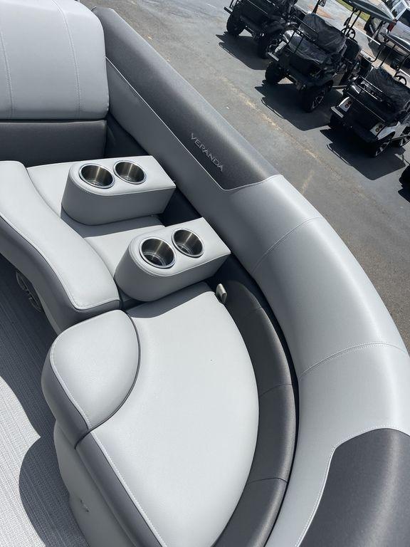 Veranda VR22RC Luxury Tri-Toon - Boats for Sale - Seamagazine