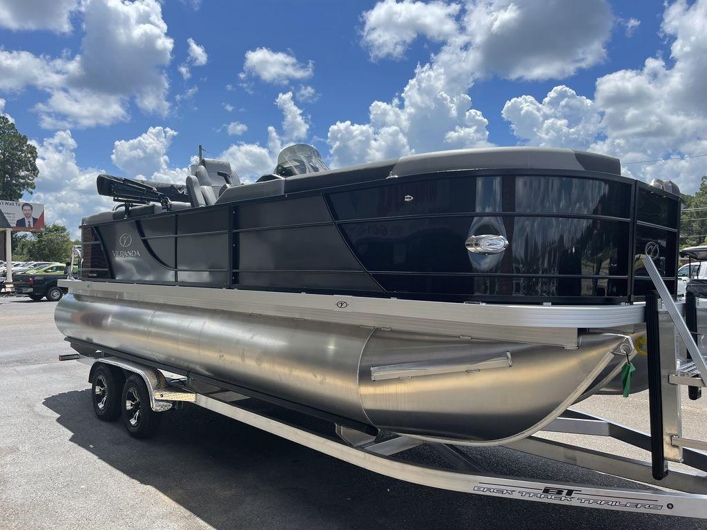 Veranda VR22RC Luxury Tri-Toon - Boats for Sale - Seamagazine