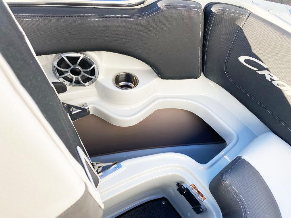 Crownline 240SS LPX - Boats for Sale - Seamagazine