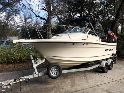 Trophy 2152 Walkaround - Boats for Sale - Seamagazine