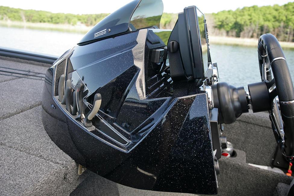 Lund 2075 PRO-V MUSKY XS - Boats for Sale - Seamagazine