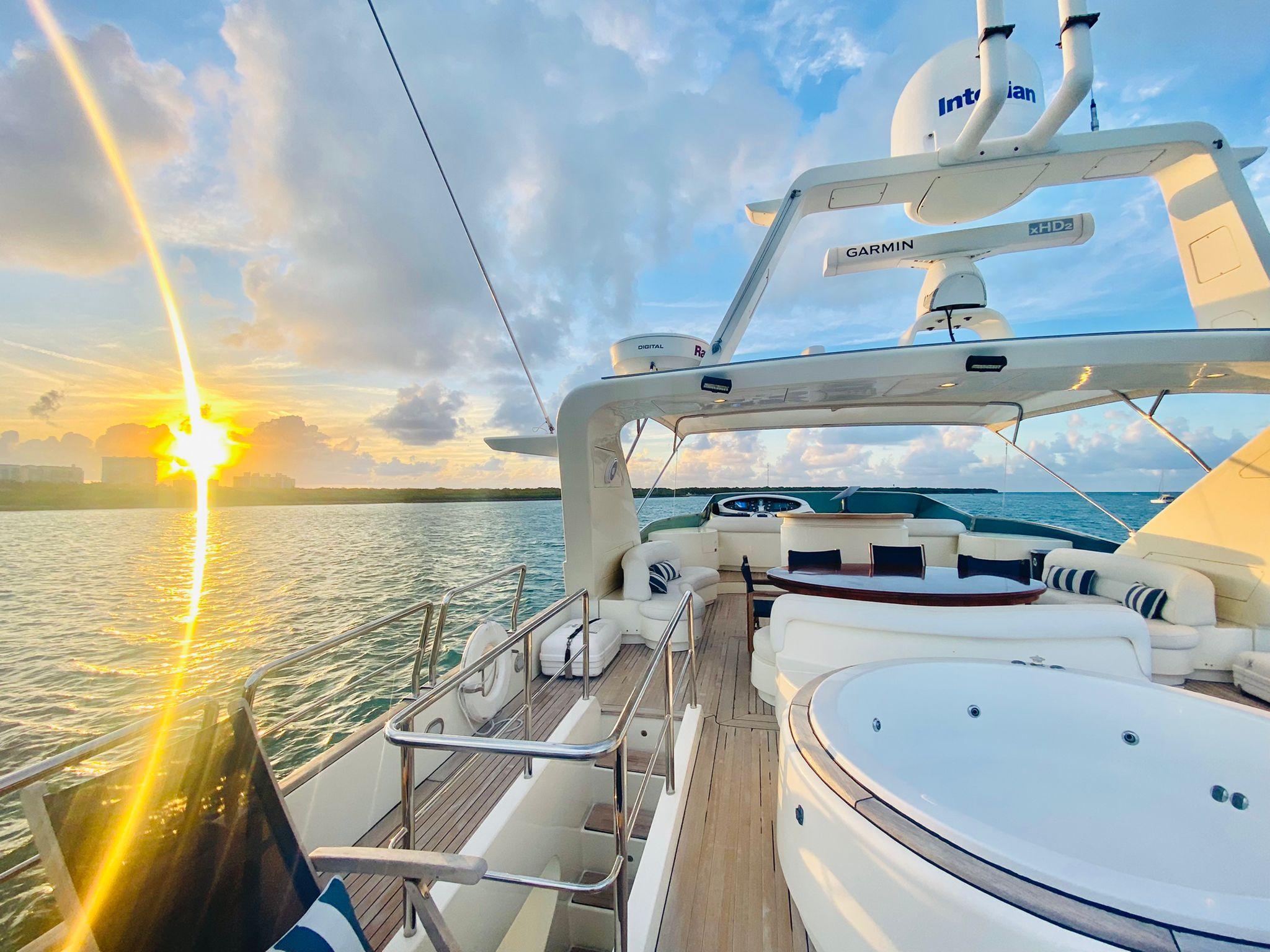 Azimut 100 Jumbo - Boats for Sale - Seamagazine