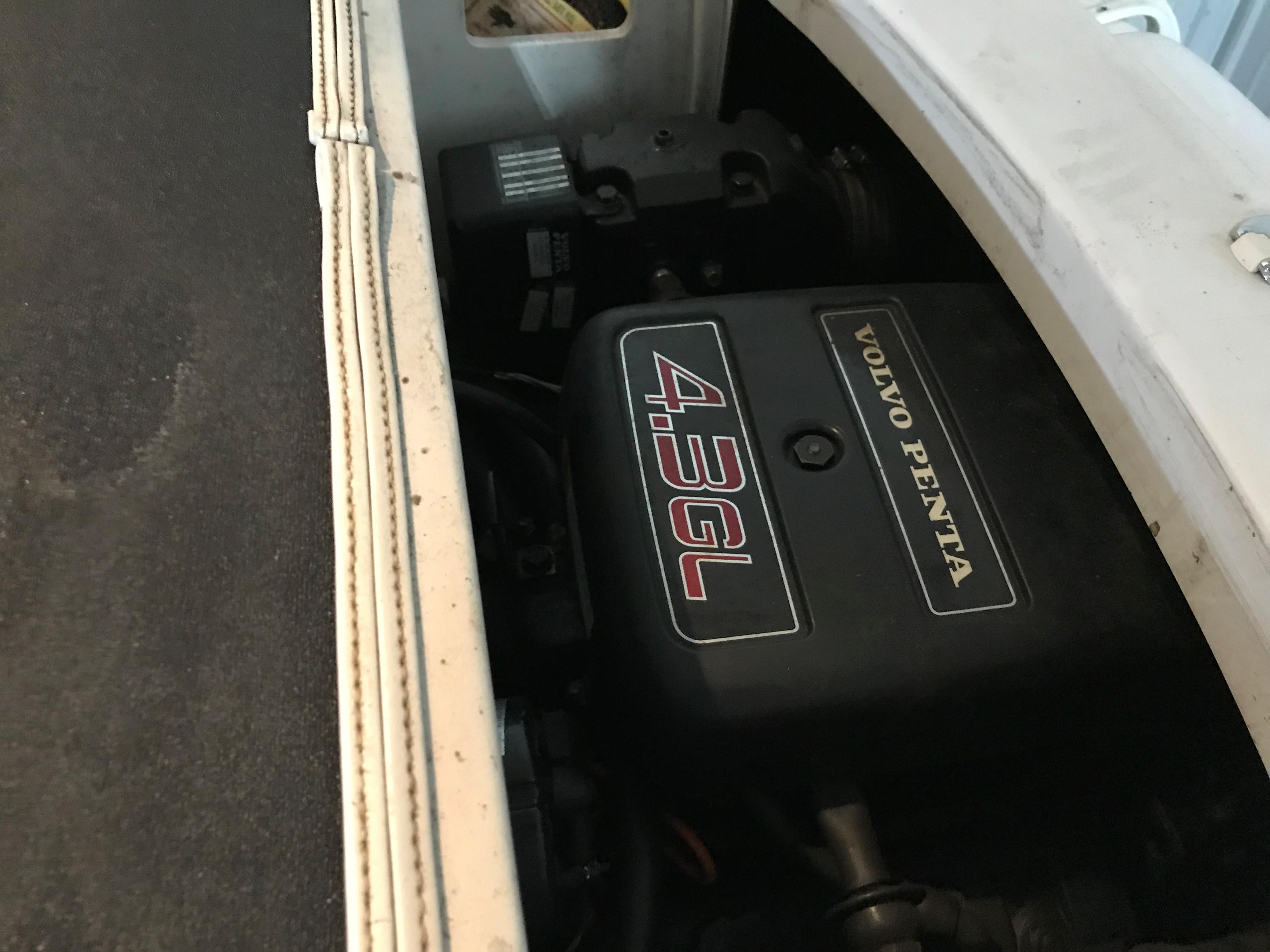 Four Winns 180 HORIZON LS - Boats for Sale - Seamagazine