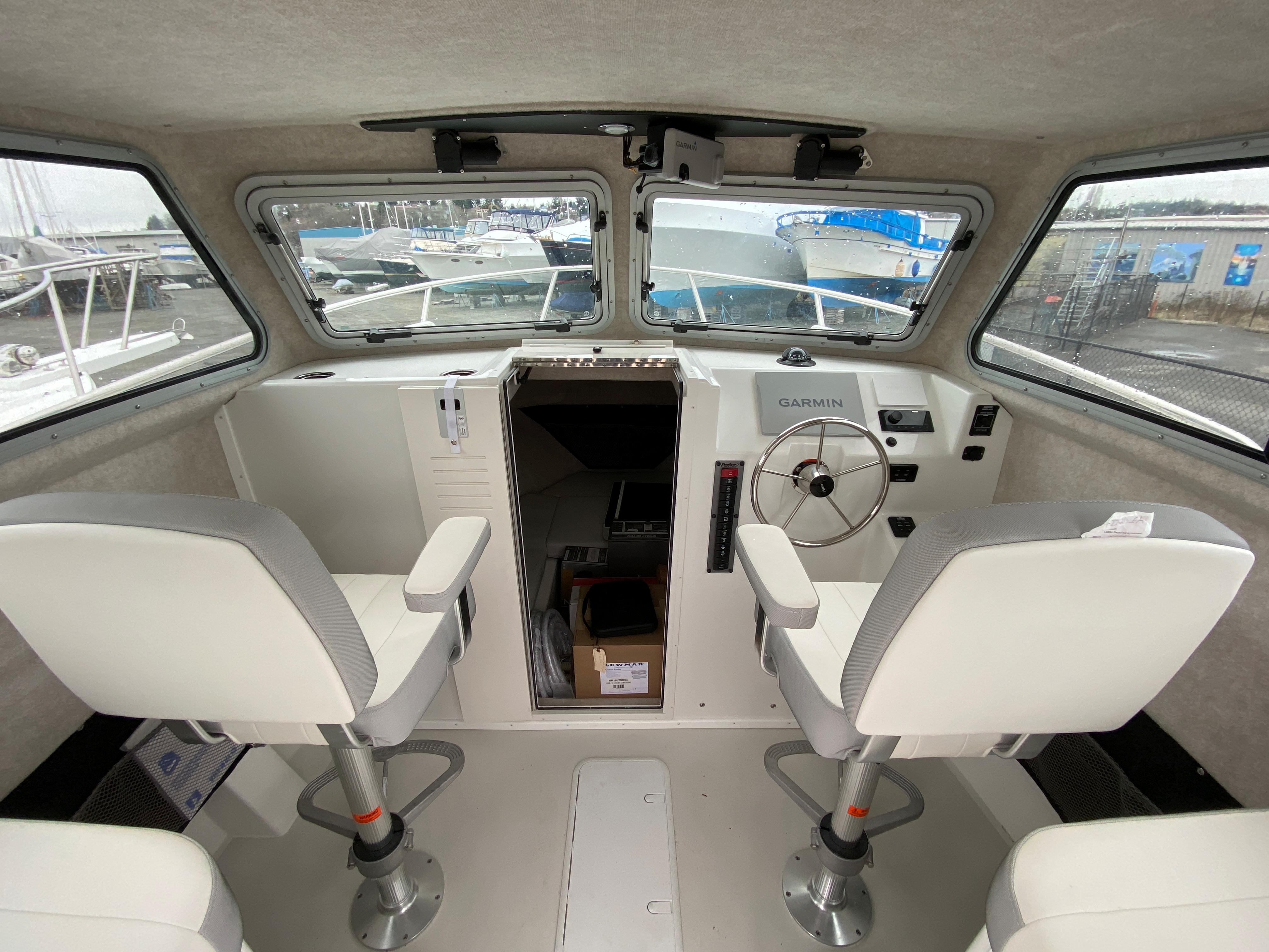 Parker 2520 XLD Sport Cabin - Boats for Sale - Seamagazine