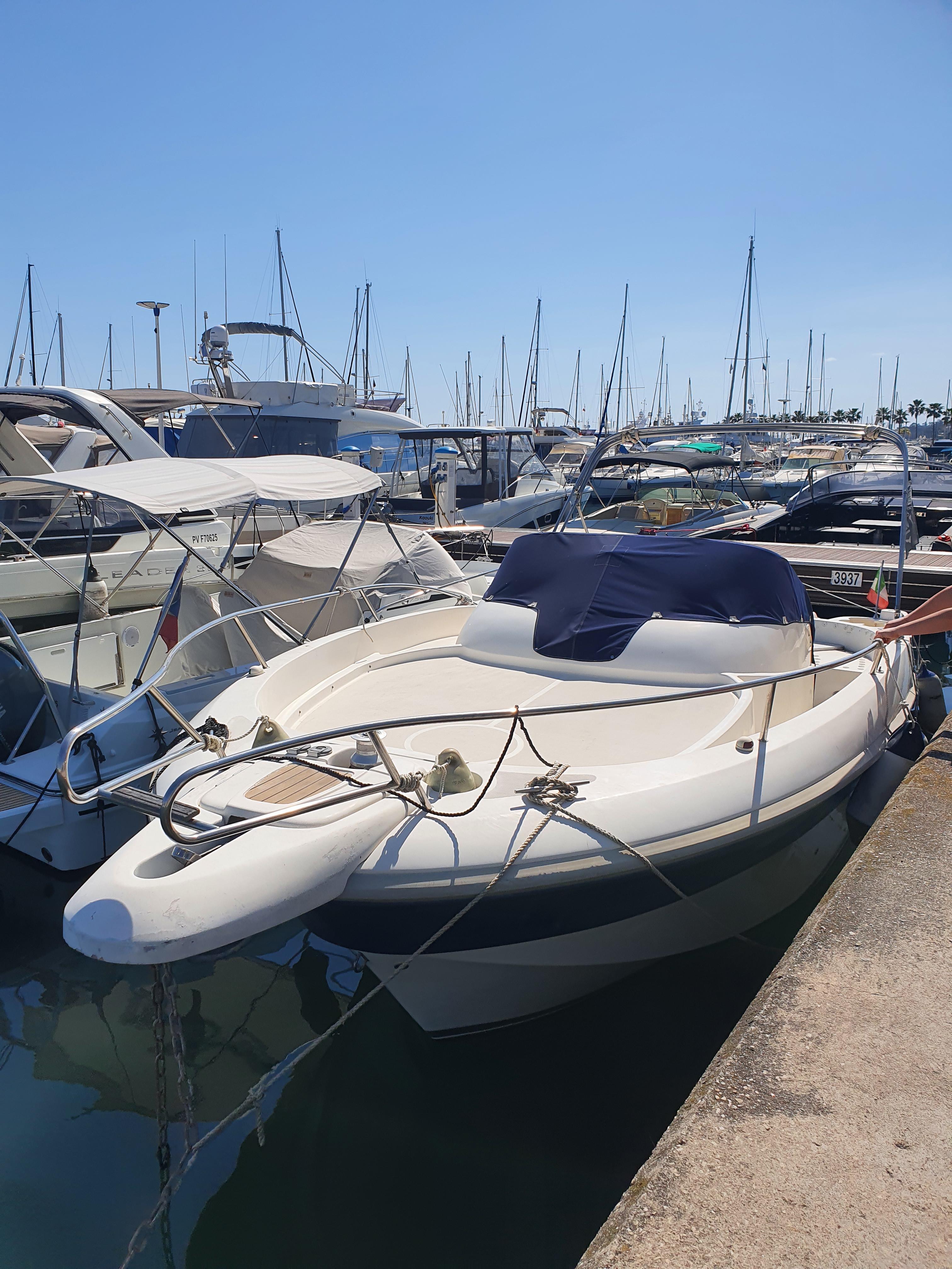 RIO 850 DAY CRUISER - Boats for Sale - Seamagazine