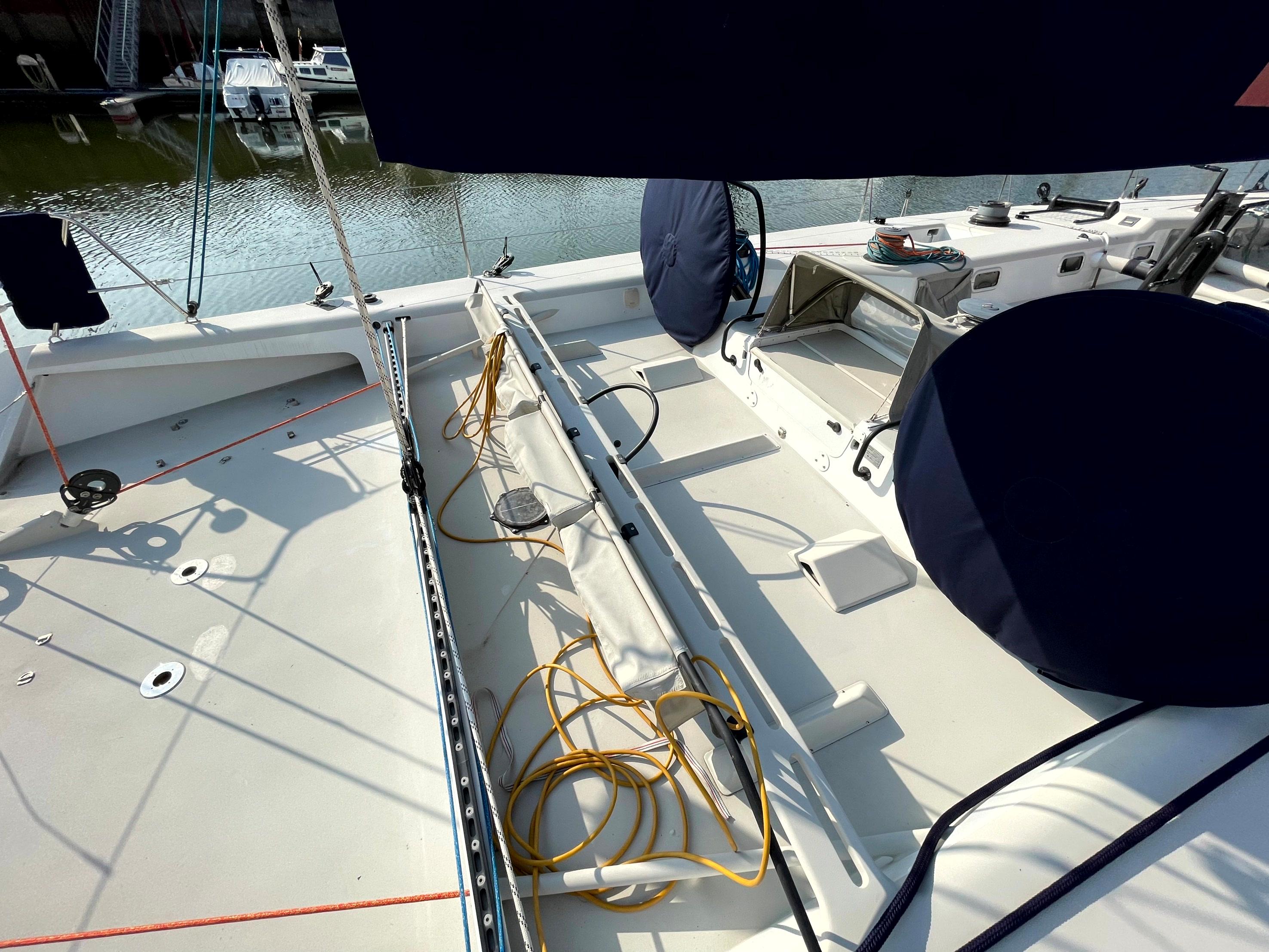 Eric Goetz Custom Sailboats 80 - Boats for Sale - Seamagazine