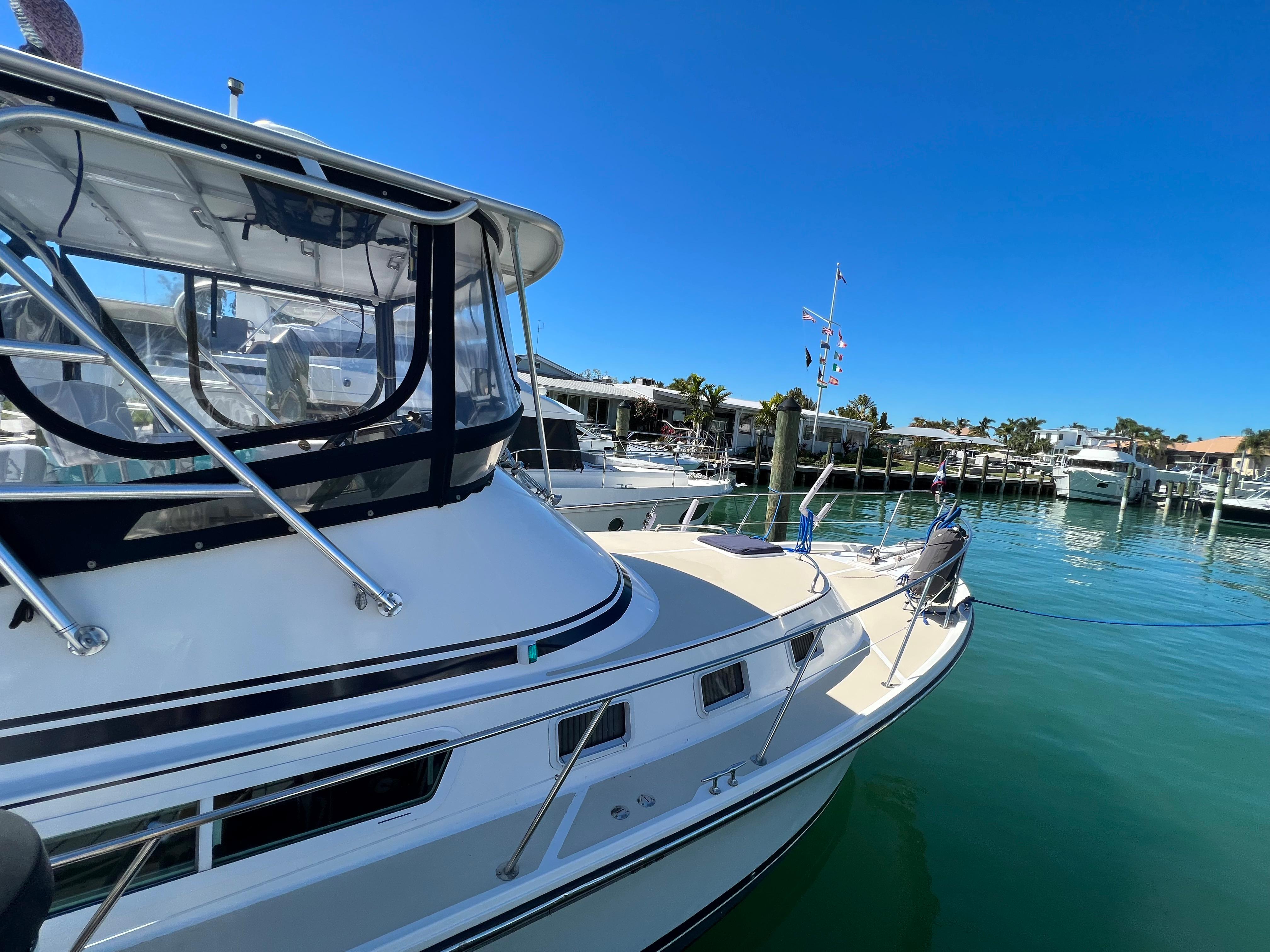 Albin 32 + 2 Command Bridge - Boats for Sale - Seamagazine