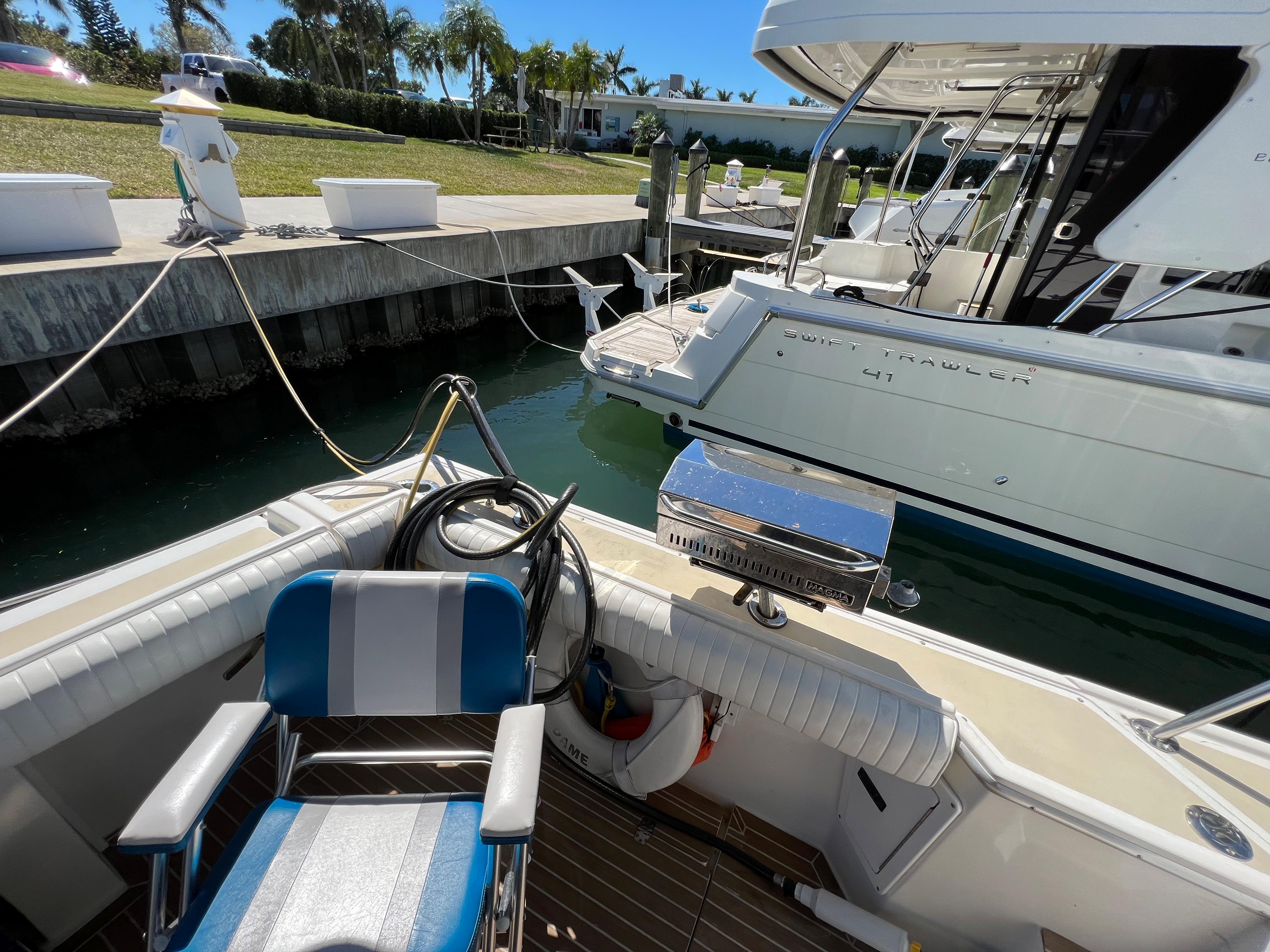 Albin 32 + 2 Command Bridge - Boats for Sale - Seamagazine