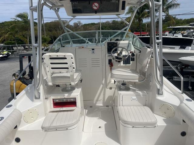 Robalo 235 Cuddy Cabin - Boats for Sale - Seamagazine