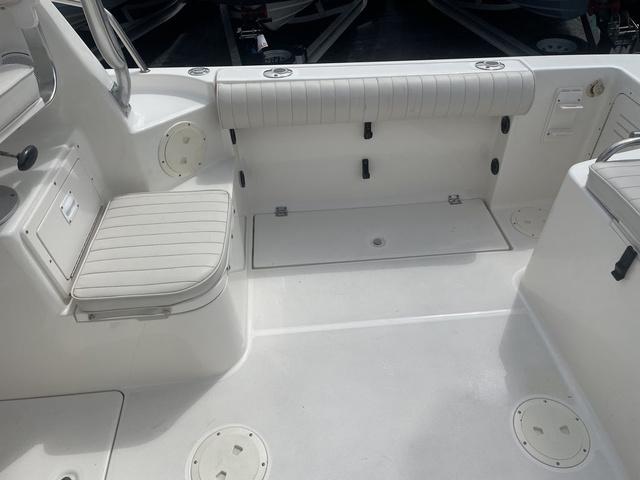 Robalo 235 Cuddy Cabin - Boats for Sale - Seamagazine